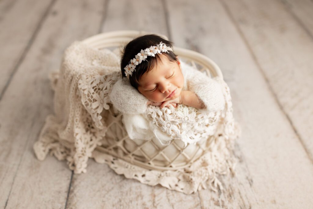 Chicago Suburbs Newborn Photographer | Agata Brannon